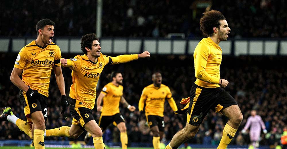 Wolves រំកិលចេញពីបាតតារាងបន្ទាប់ពីឈ្នះ Everton | CBS Sport