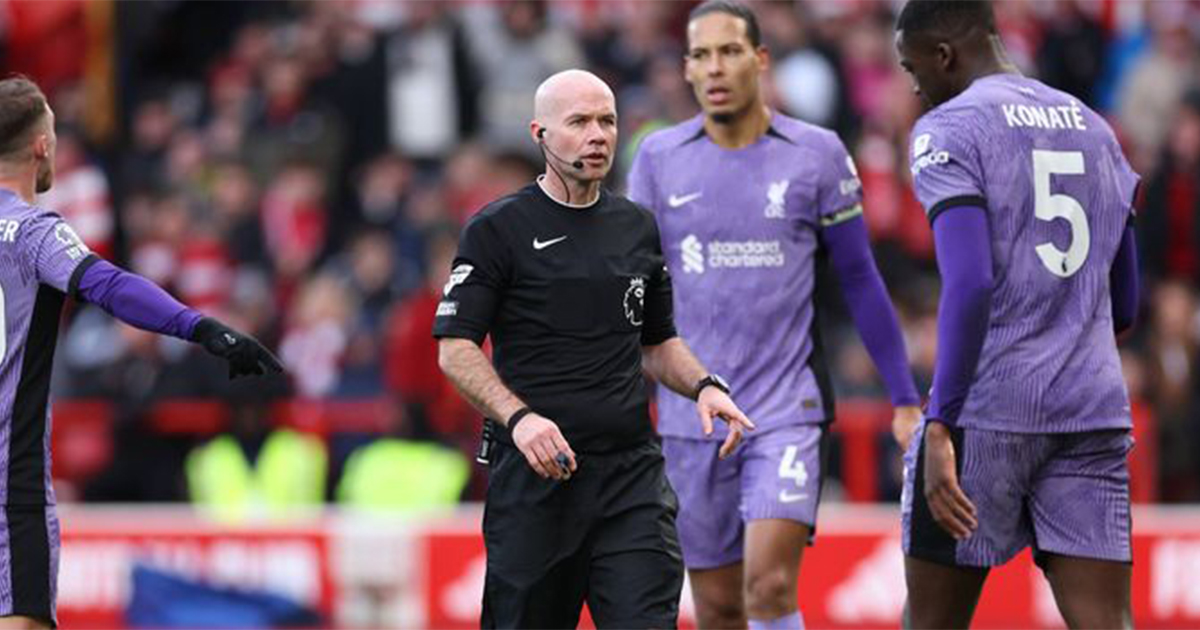 អាជ្ញាកណ្ដាល Paul Tierney ...