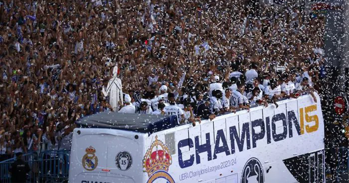 Real Madrid អបអរពានរង្វាន់ UEFA Champions League លើកទី១៥ ...